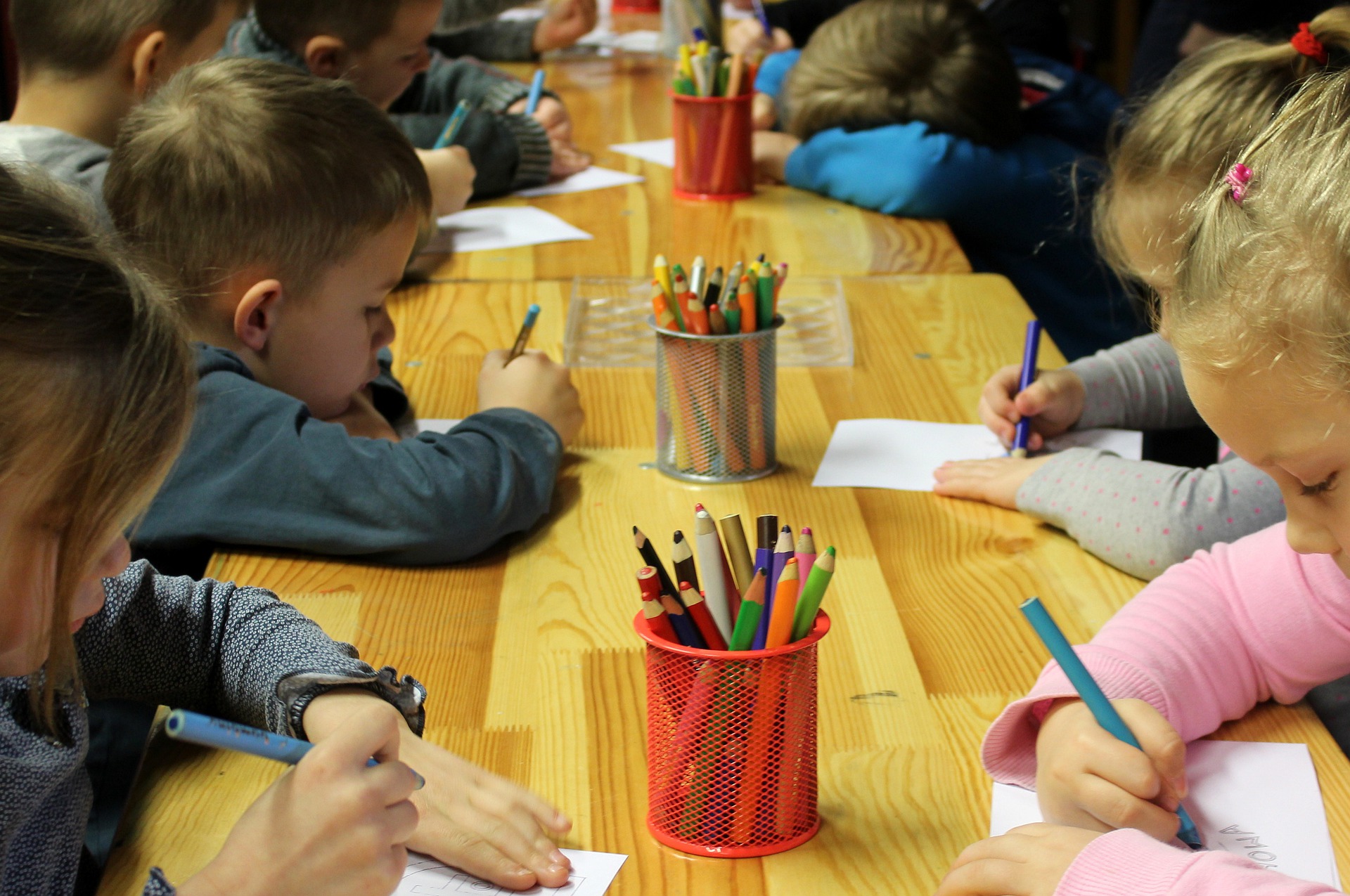 Keeping Young Children's Attention in Preschool - Hanna Perkins Center ...